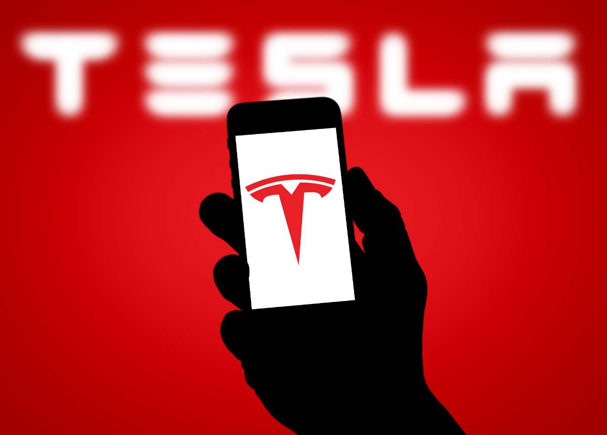 How To Use The Tesla App: Complete Guide And Tutorial - Zevfacts